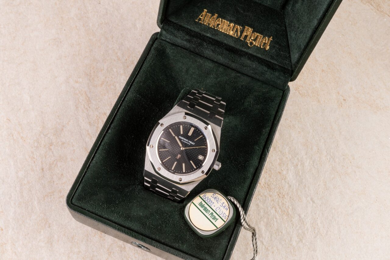 5402ST Royal Oak Jumbo (anthracite dial / box and hangtag) – THE WATCHGUY